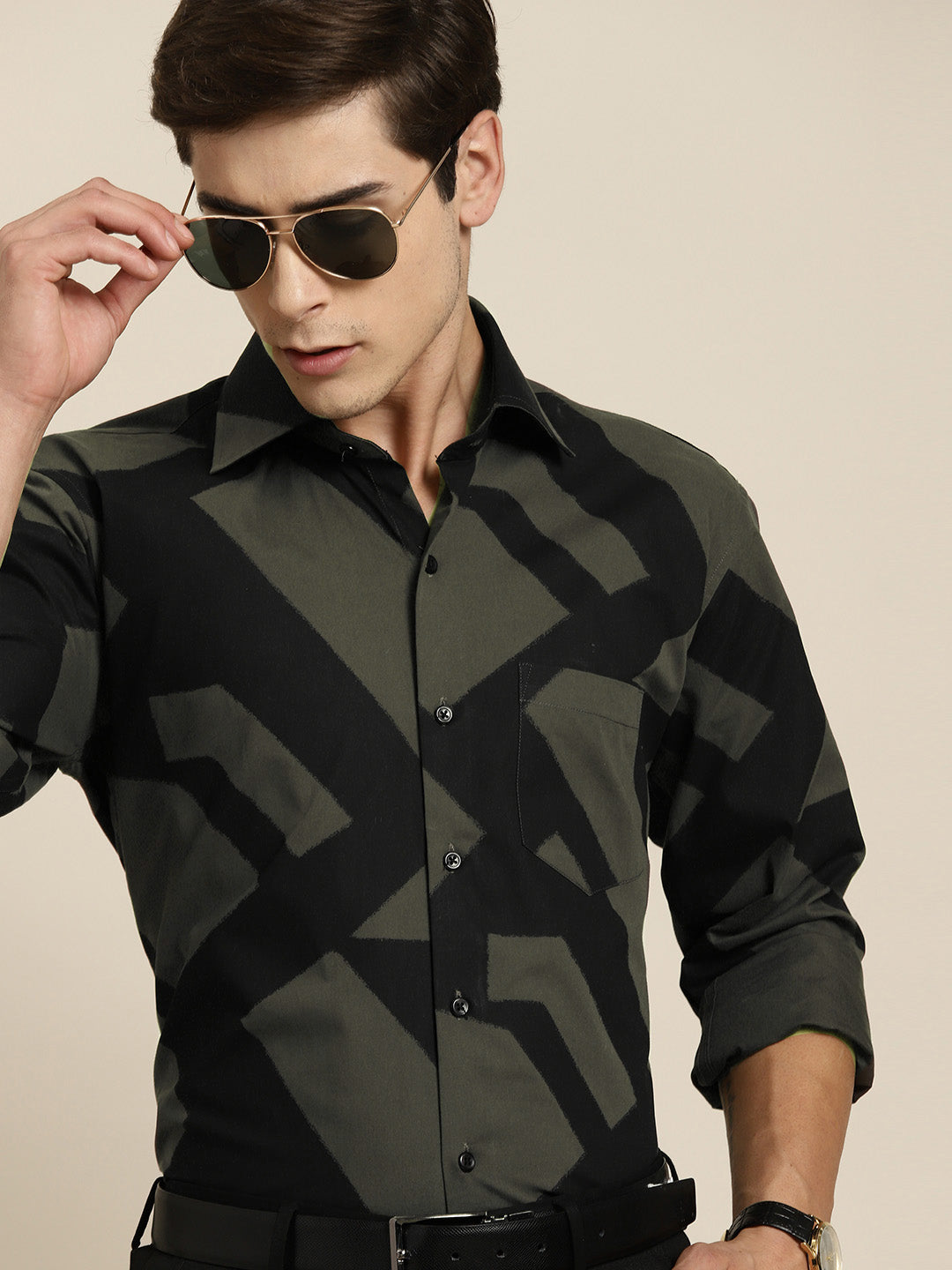 Men Black & Grey Print Pure Cotton Slim Fit Party Shirt